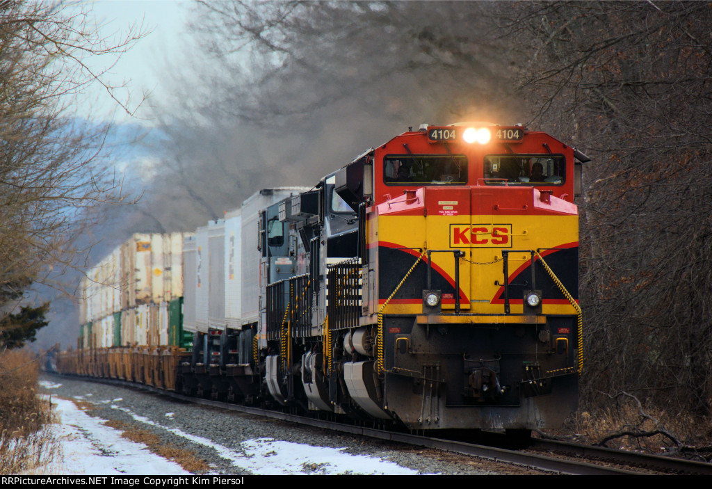 KCS 4104 NS Train 212